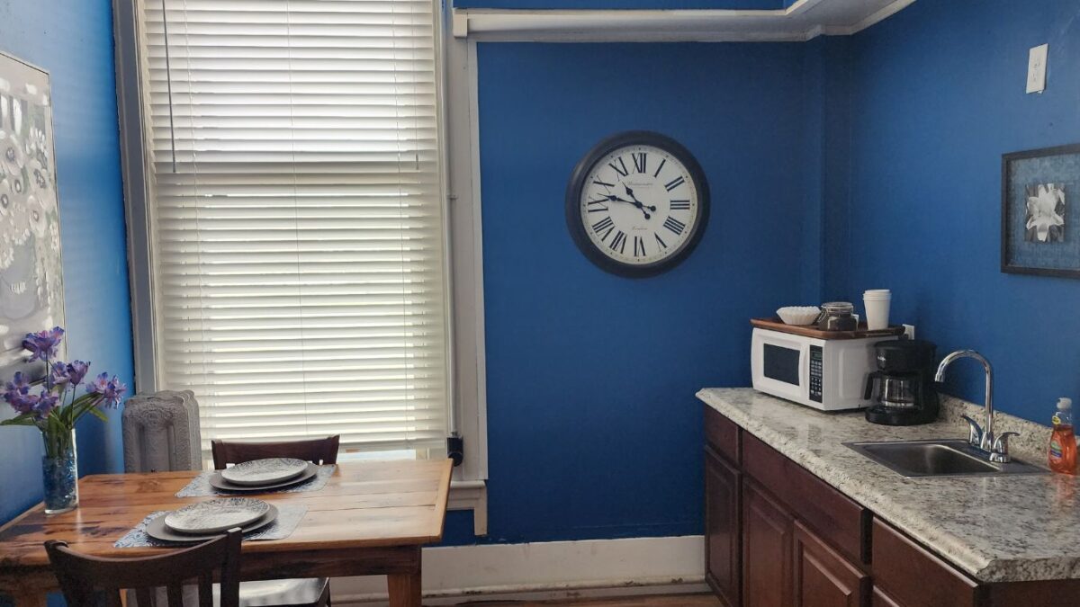 The Clinton Inn – Romance and Couple's Getaway Packages at The Clinton Inn