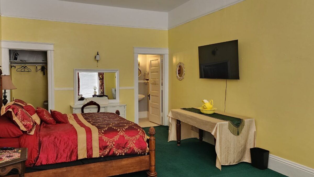 The Clinton Inn – Romance and Couple's Getaway Packages at The Clinton Inn