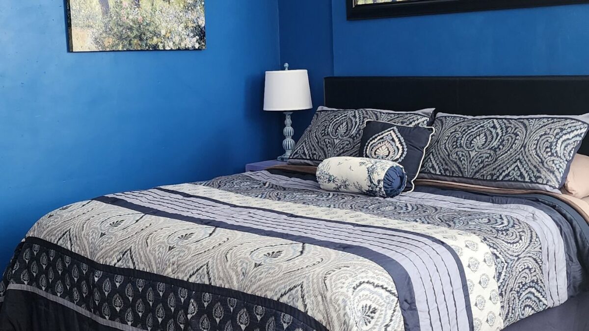 The Clinton Inn – Romance and Couple's Getaway Packages at The Clinton Inn